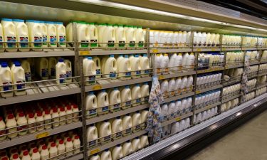 High-intensity lighting causes a reduction of nutrients in dairy